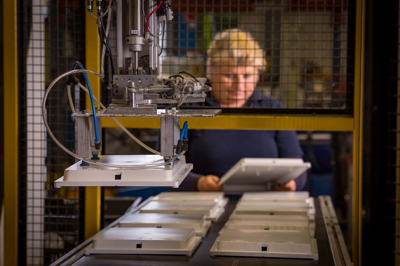 Icon Plastics - home - Icon Plastics