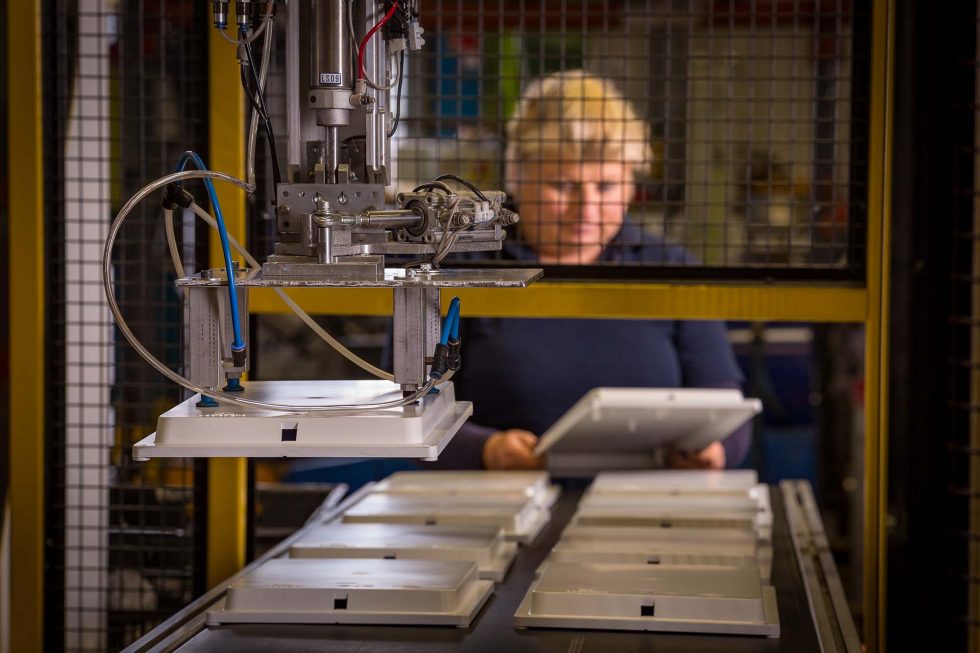 Icon Plastics - home - Icon Plastics